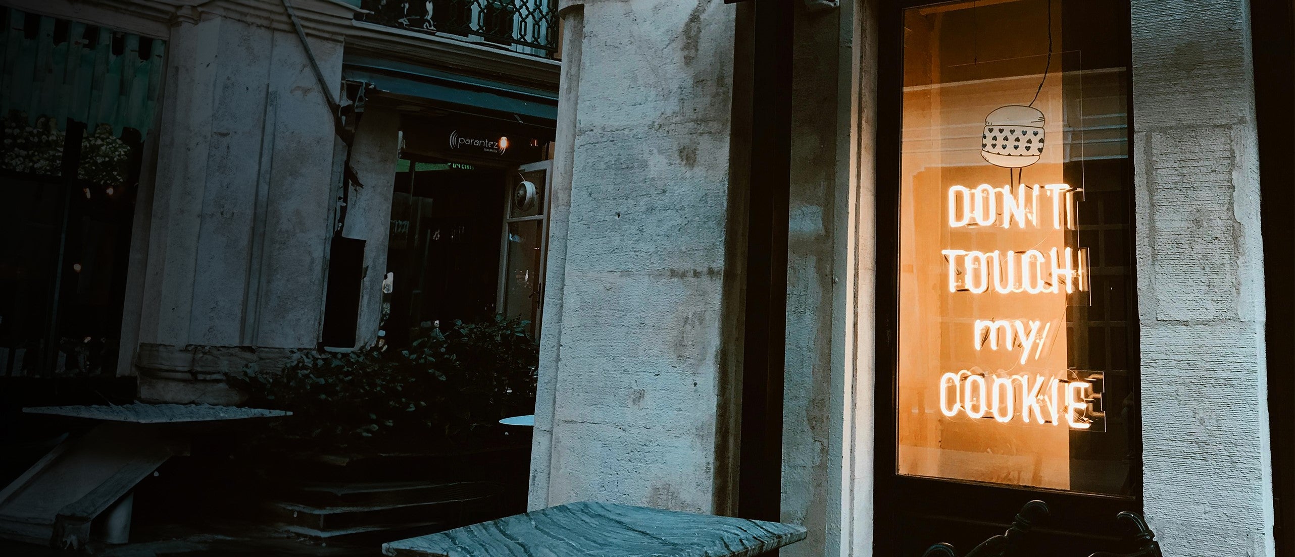 Best Buy Neon Signs | Shop Custom LED & Traditional Glass Neon Lights